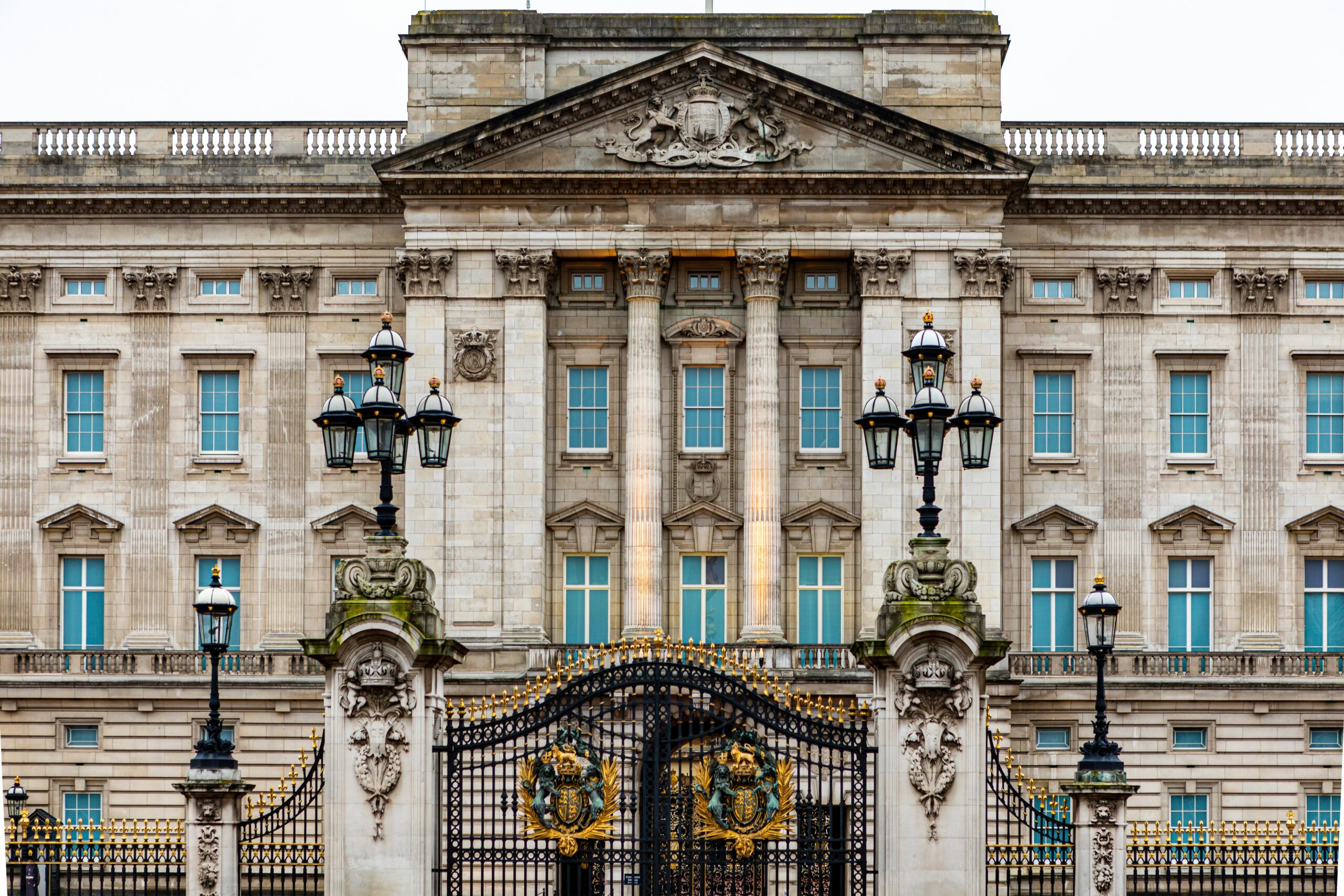 Secrets Behind Some of the Most Prestigious Royal Palaces in History ...