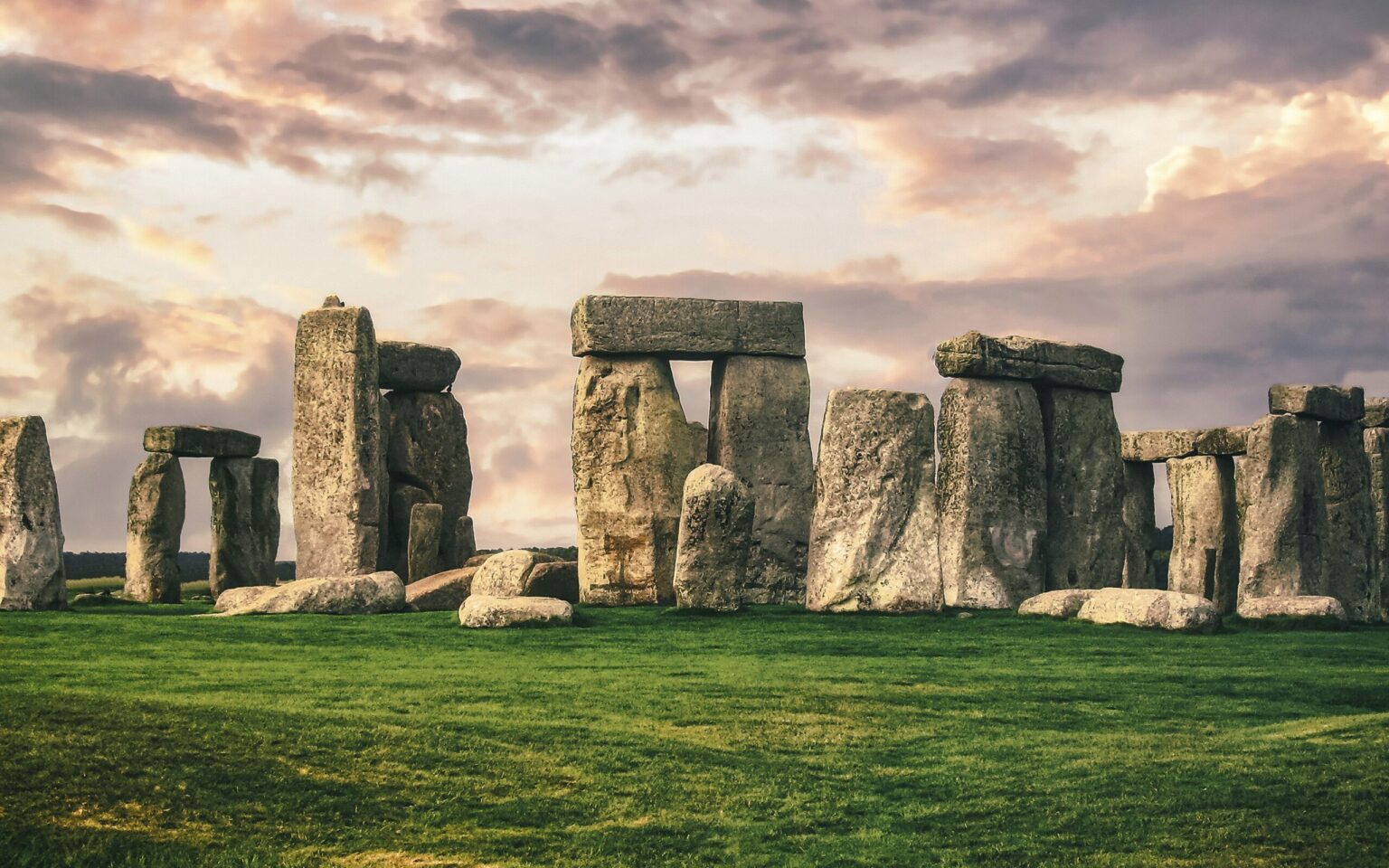 3 Most Popular Theories About Stonehenge - History Chronicle