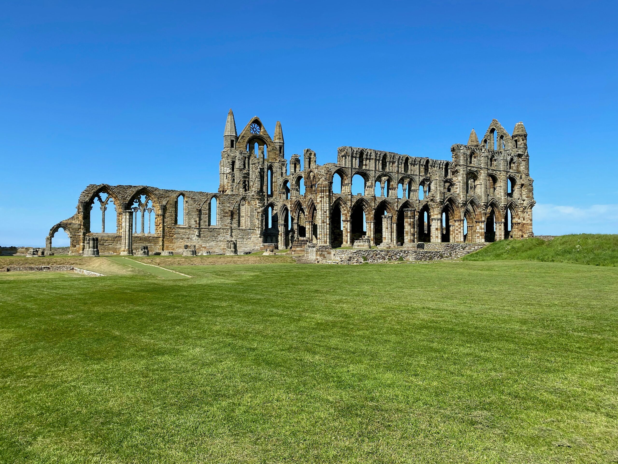 3 Abbeys to Visit in The UK - History Chronicle